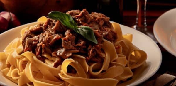 Fetuccini con ragú de ternera | MANDOLINA