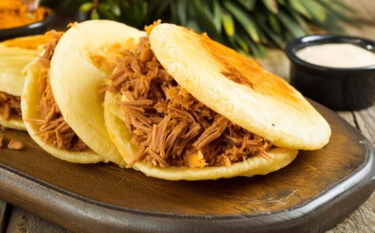 Receta Tradicional de Arepas Venezolanas | Mandolina